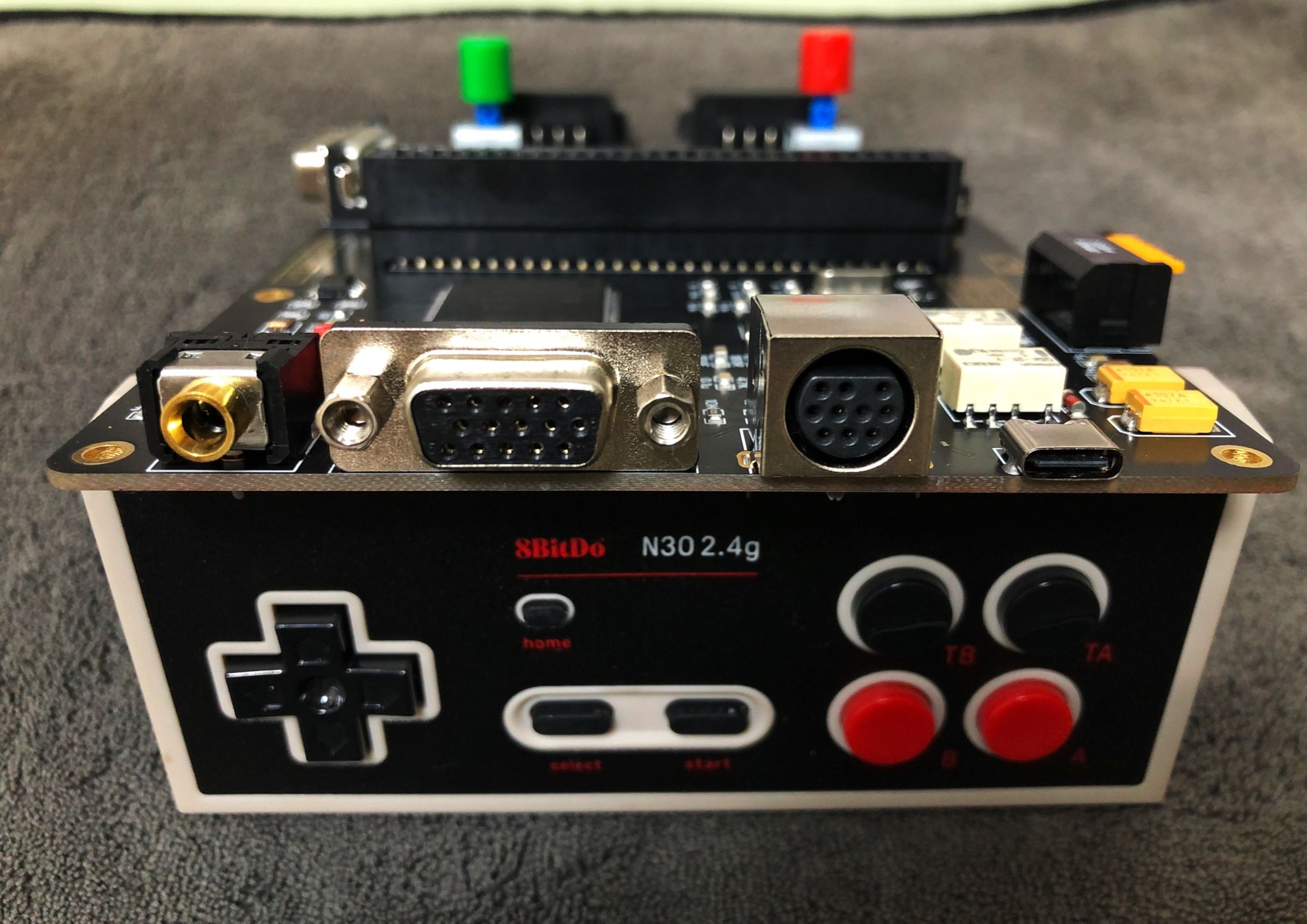 FPGAを採用したファミコンライクな見た目の互換機『RGB FC』がAliExpressのストアで販売開始。高解像度VGAの出力に対応 ...