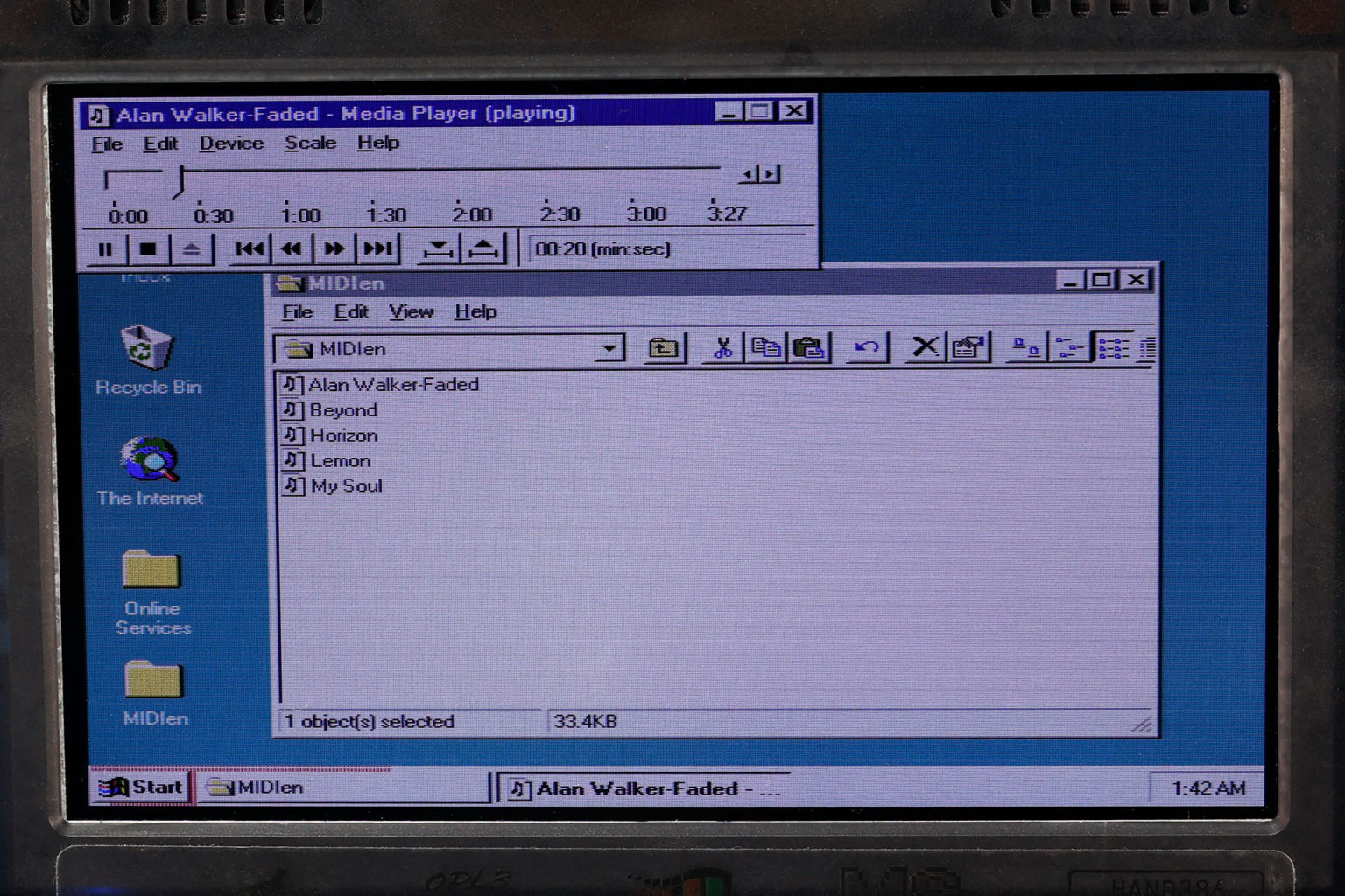 『Hand 386』レビュー！ 令和に生まれた謎の携帯Windows95マシンの実力はいかに？ – レトロゲームで遊ぼう！
